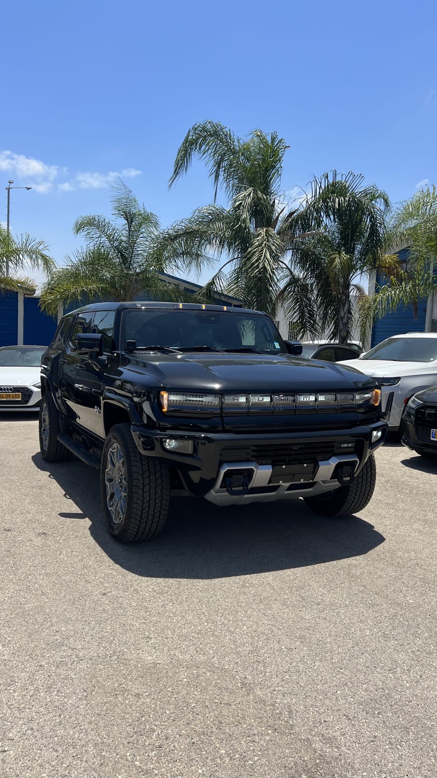 HUMMER 2024 GMC EV - blue-sky